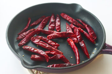 Chili flakes | How to make chili flakes - Sharmis Passions