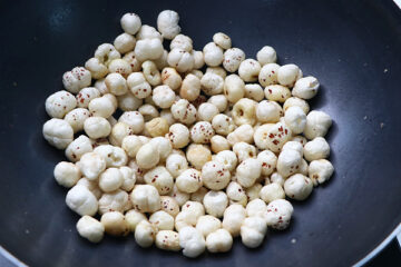 Roasted Makhana Recipe (Phool Makhana Snack) - Sharmis Passions