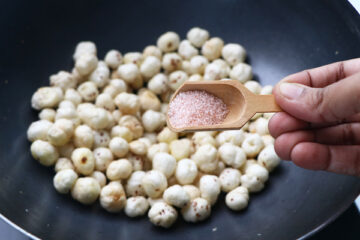 Roasted Makhana Recipe (Phool Makhana Snack) - Sharmis Passions