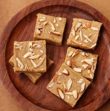 Gur Papdi Recipe | Gujarati Sukhdi Recipe - Sharmis Passions