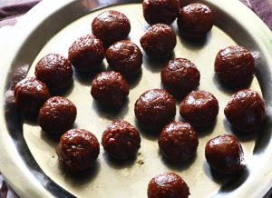 COOKING HOUR: Kamarkat recipe, Kamarkattu recipe, Coconut jaggery candy