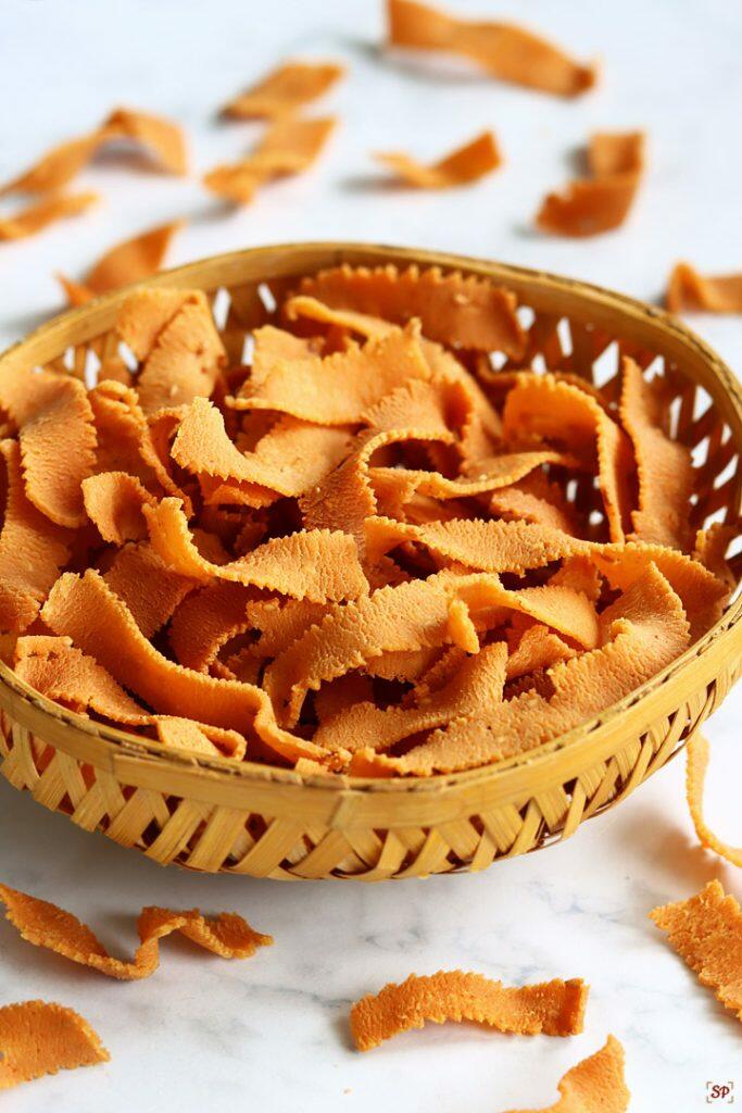 Ribbon Pakoda Recipe | Ribbon Murukku Recipe - Sharmis Passions