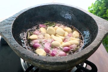 Poondu Kuzhambu Recipe | Garlic Kulambu Recipe- Sharmis Passions