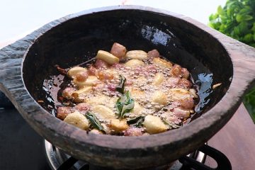 Poondu Kuzhambu Recipe | Garlic Kulambu Recipe- Sharmis Passions