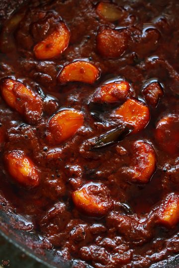 Poondu Kuzhambu Recipe | Garlic Kulambu Recipe- Sharmis Passions