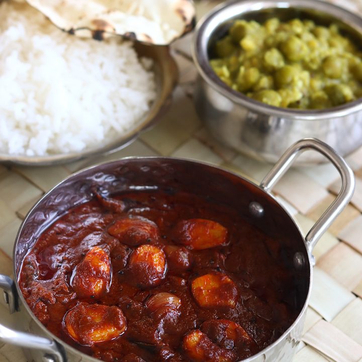 Poondu Kuzhambu Recipe | Garlic Kulambu Recipe- Sharmis Passions