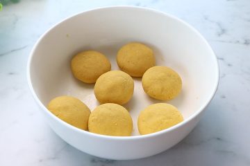 Makki Roti Recipe | Makki Ki Roti Recipe - Sharmis Passions