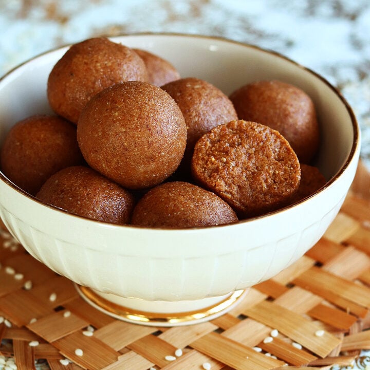 Ellu Urundai Recipe | Ellu Laddu Recipe - Sharmis Passions