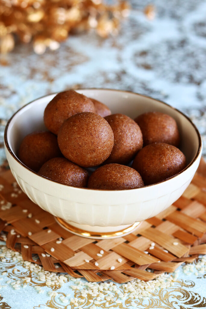 Ellu Urundai Recipe | Ellu Laddu Recipe - Sharmis Passions